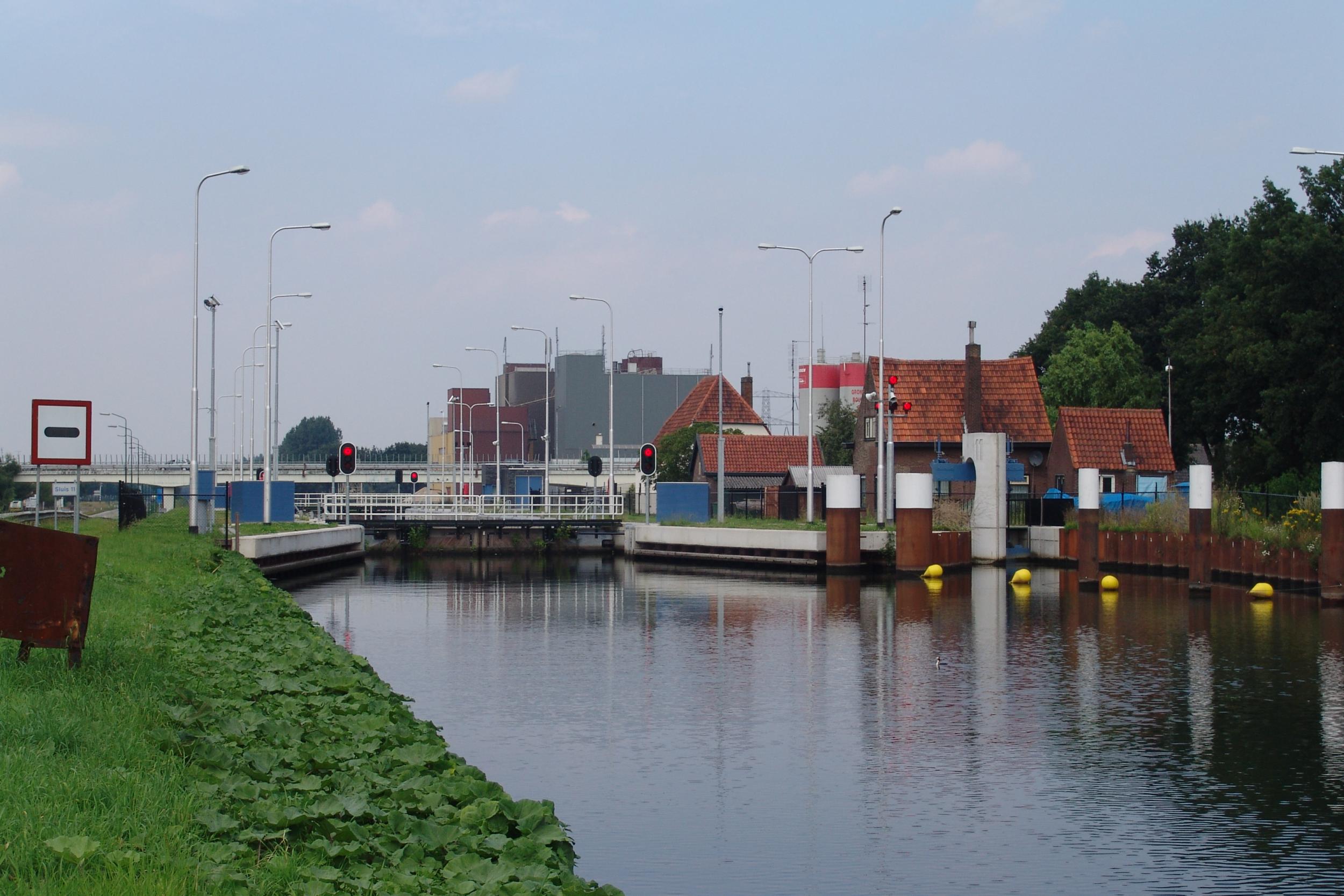 Sluis 11 | Binnenvaart in Beeld